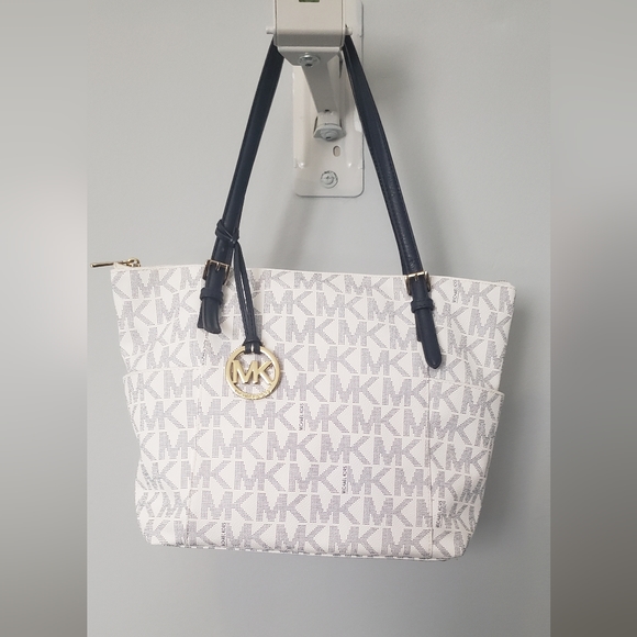 Michael Kors | Bags | New Michael Kors Signature Tote | Poshmark